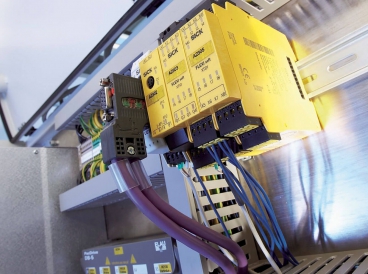 Programação de controladores de segurança SICK