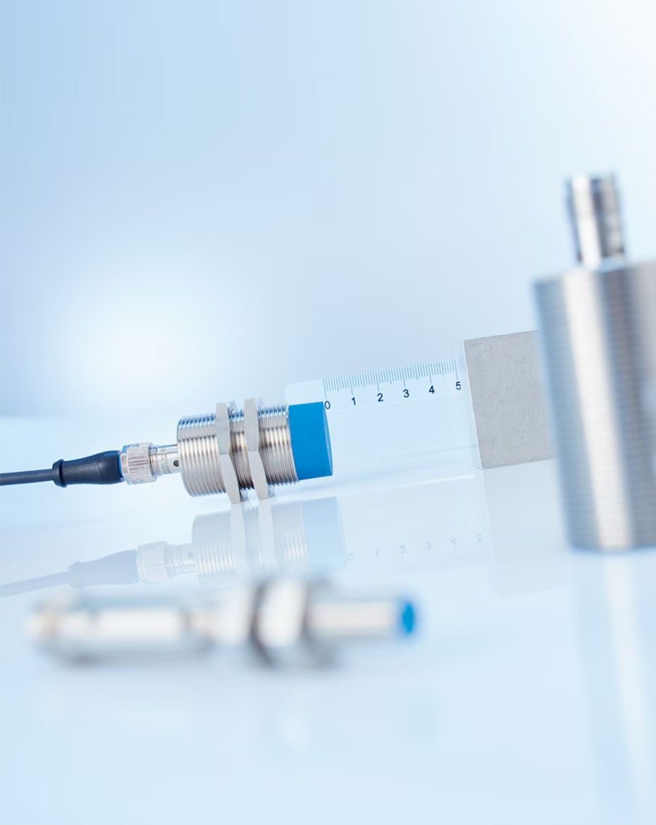 IMX inductive proximity sensor from SICK
